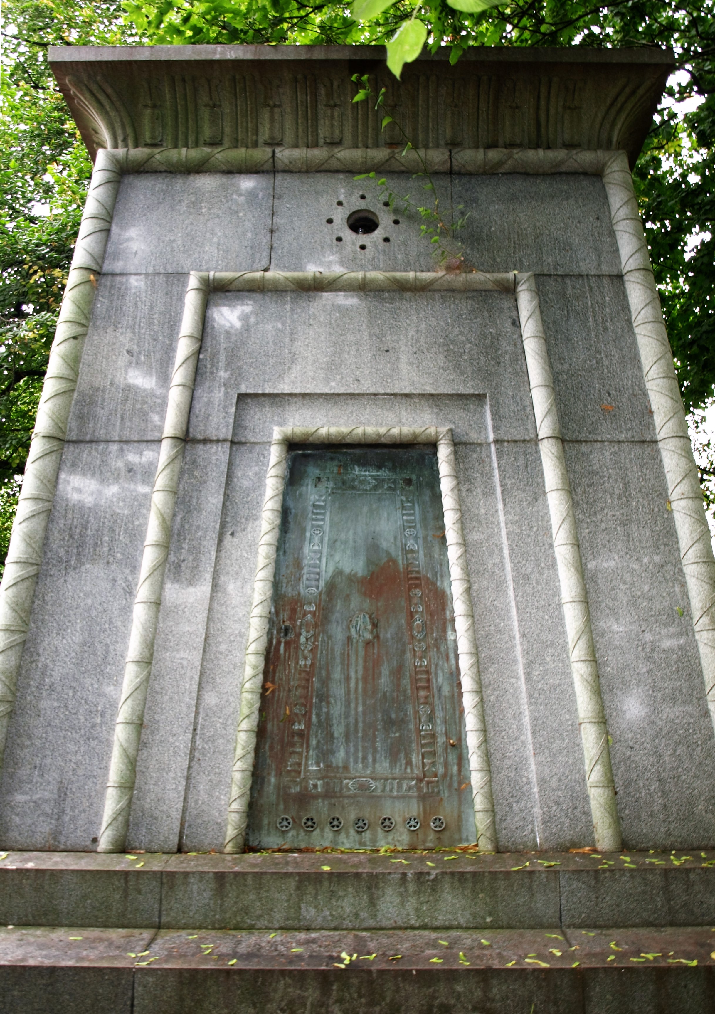 The Brompton Cemetery Time Machine, London, UK | Dead Good Travel
